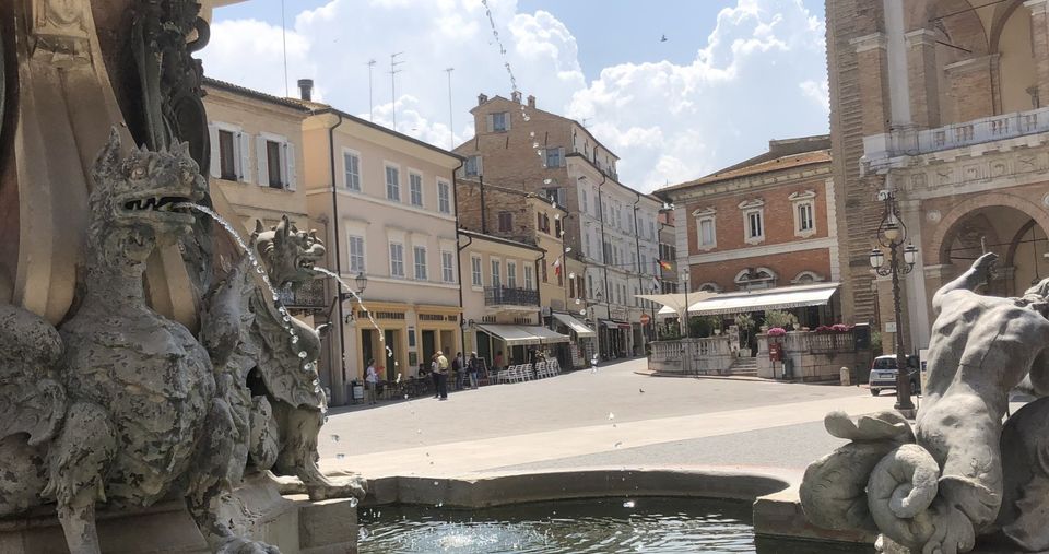 Best place to go in Italy | Le Marche | Villa in the Vineyard