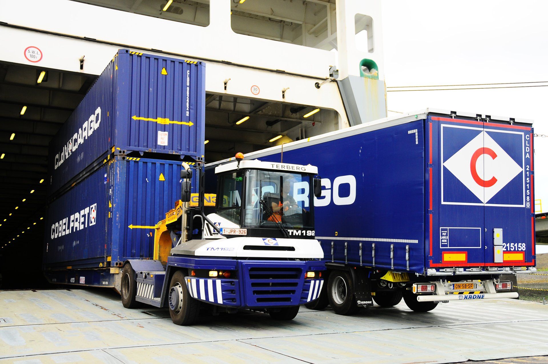 RoRo - Zugmaschine für Container Bewegungen