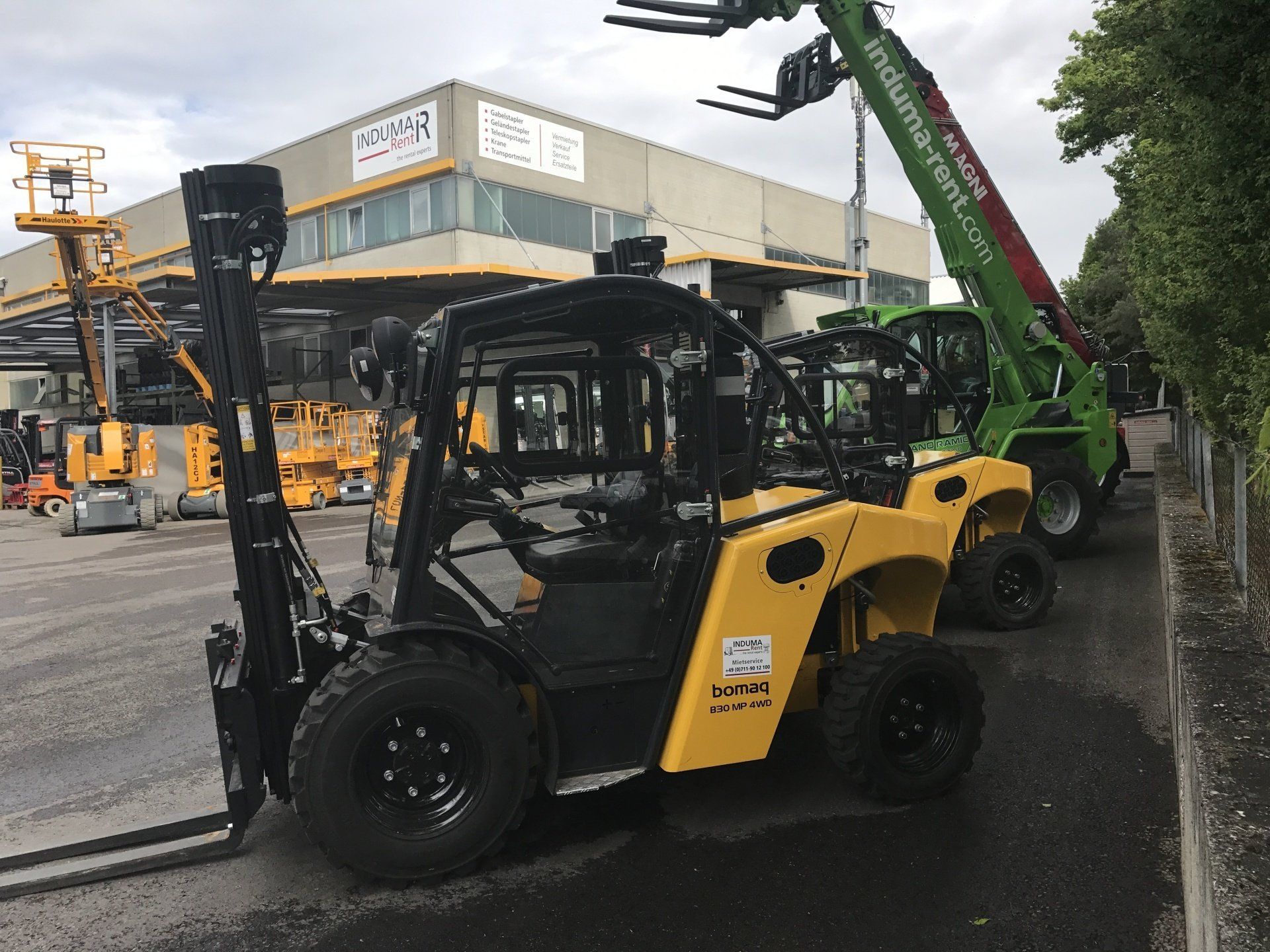 BOMAQ - Rough Terrain 4x4 and 4WD Forklift Trucks