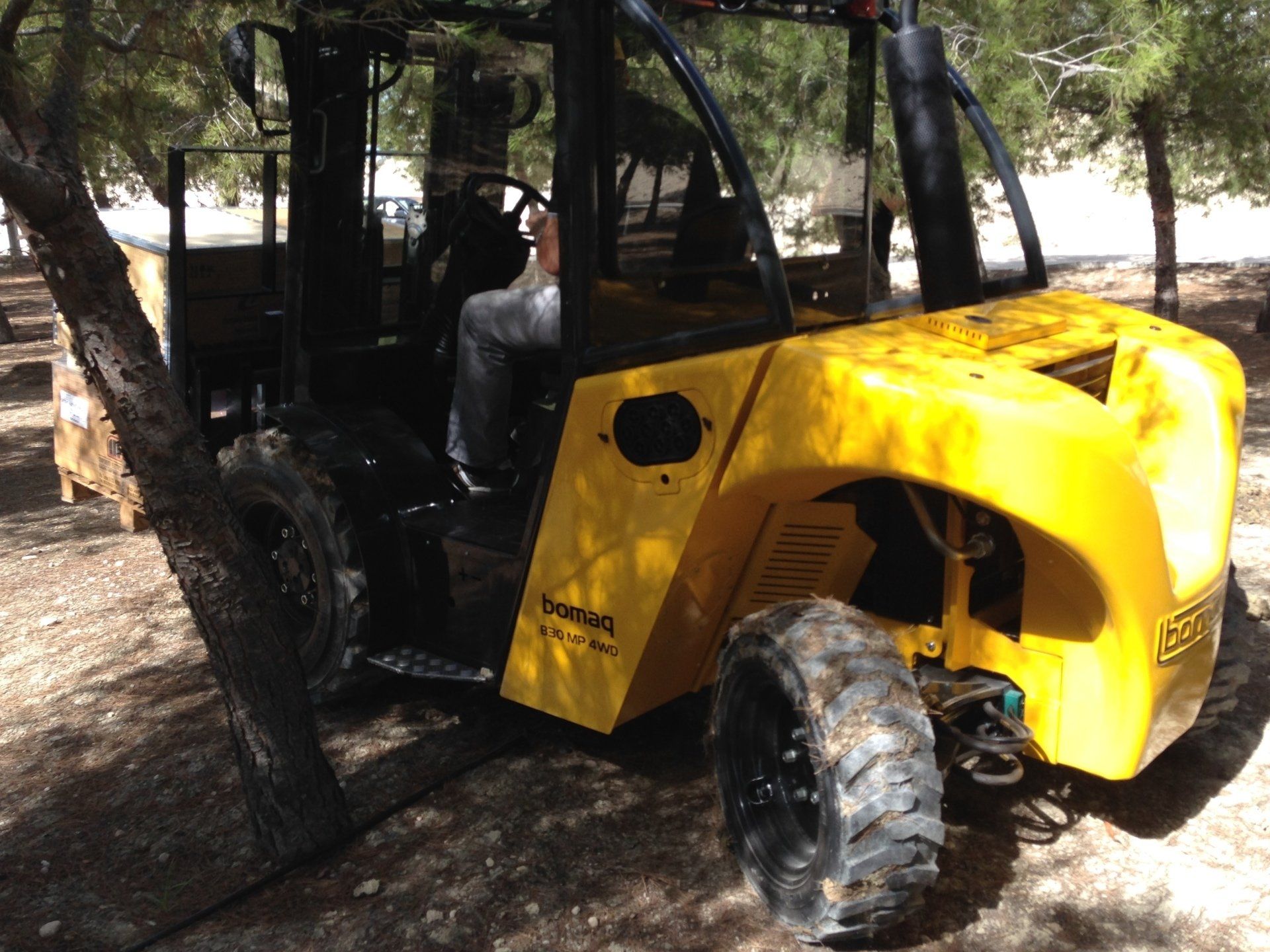 BOMAQ - Rough Terrain 4x4 and 4WD Forklift Trucks