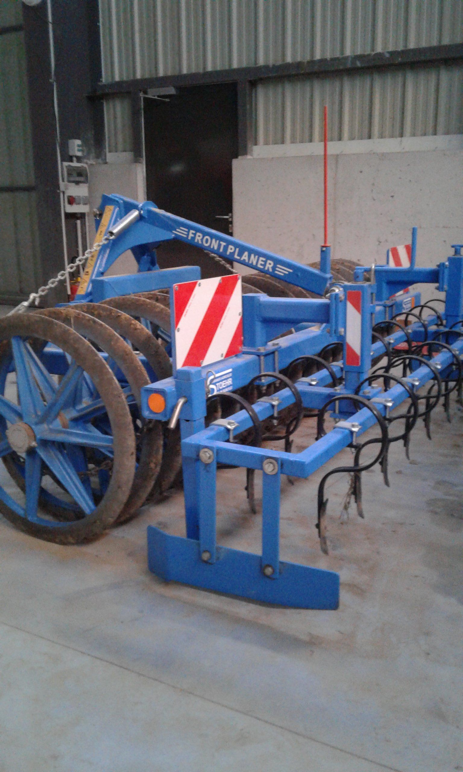 Tasse avant : Crosskill / Frontplaner