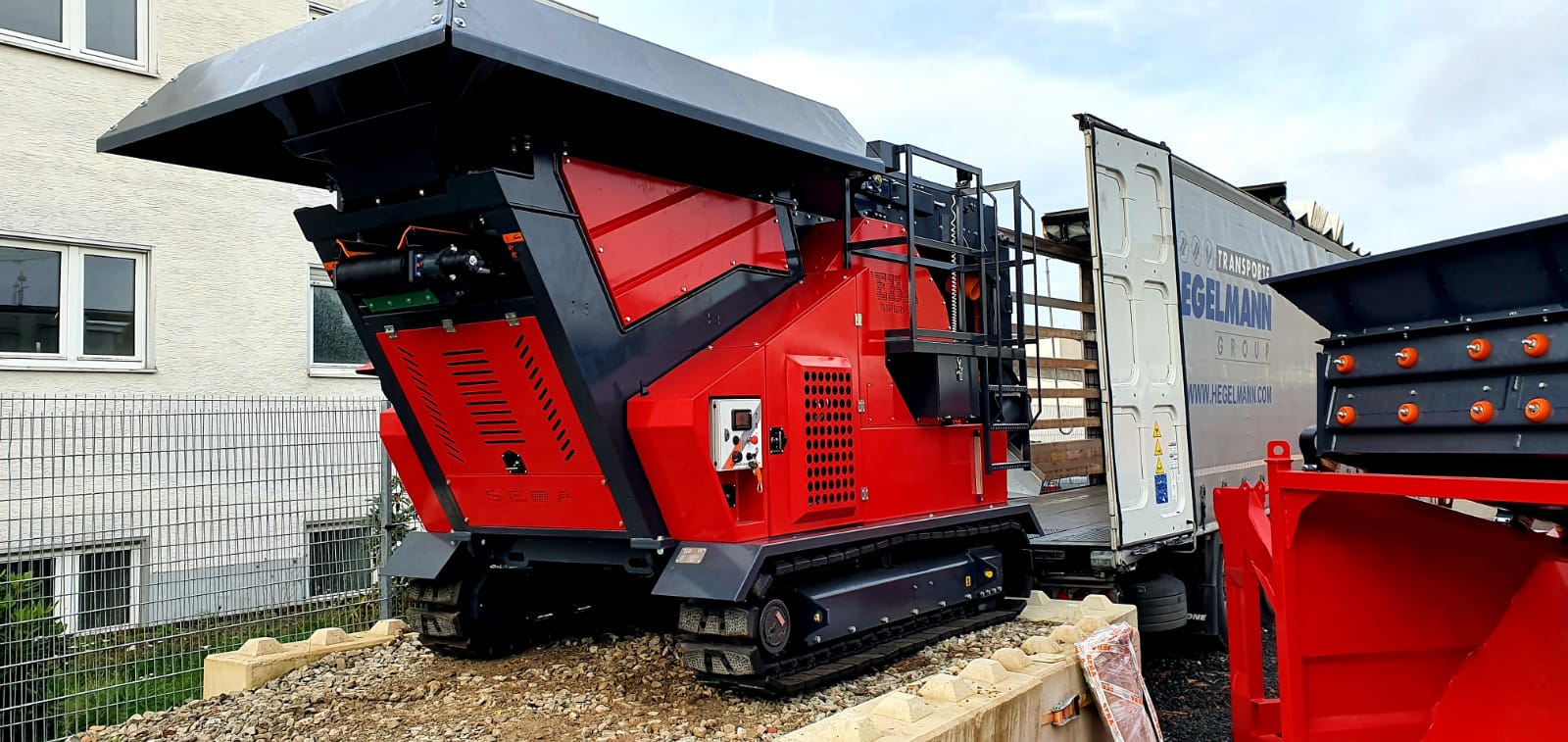 Ankunft Backenbrecher SEBA LT 70-40