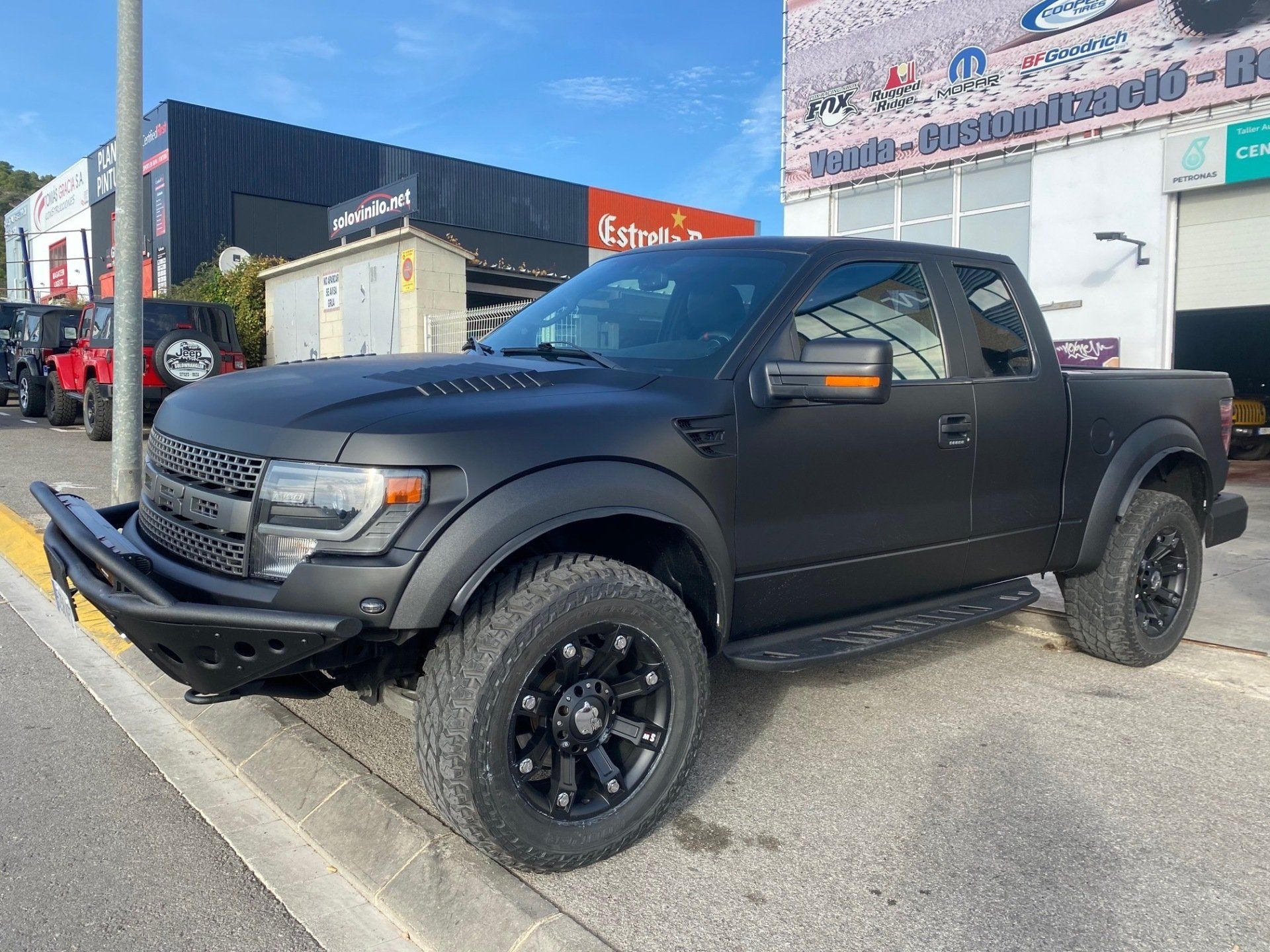 Empresa dedicada a la venta y modificación de JEEP Wrangler