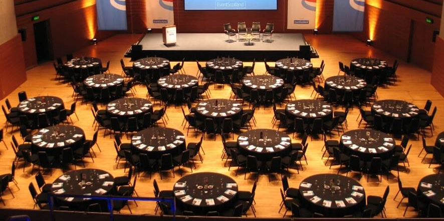 Montajes de Mesas. Alquileres Herranz