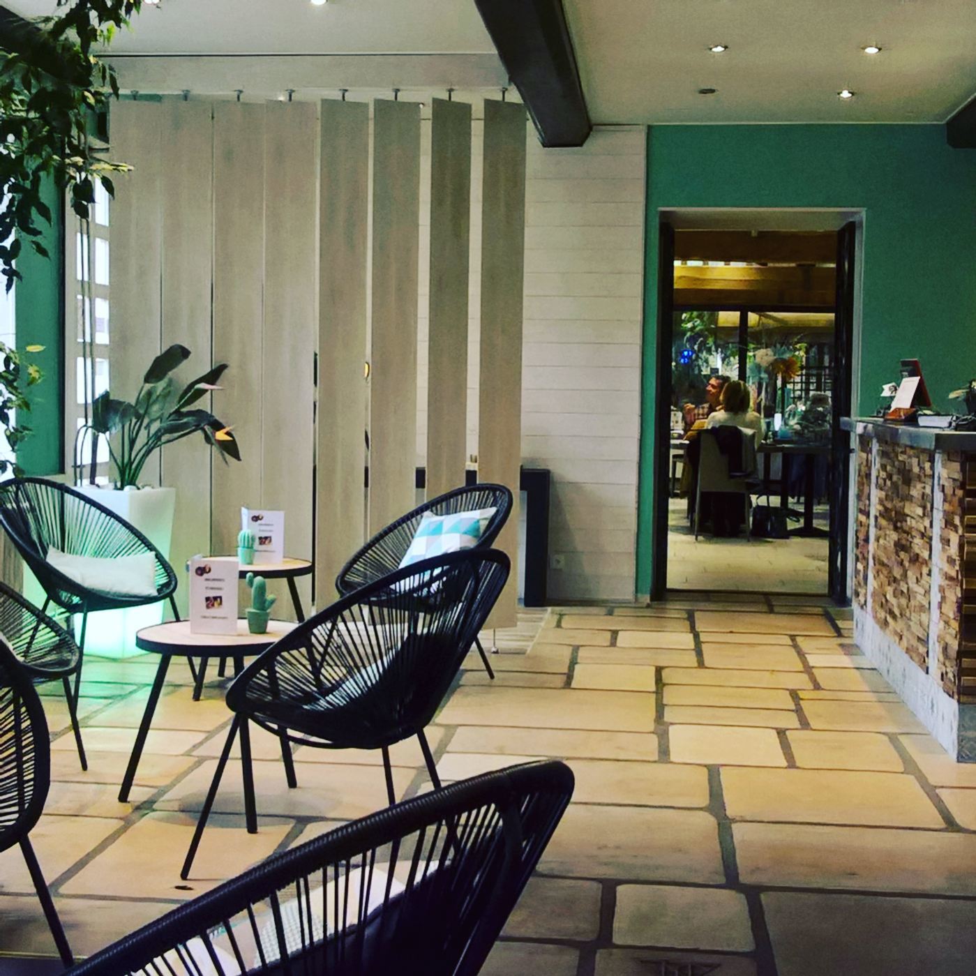 Restaurant La Table Des Dombes Grenouille Et Volaille