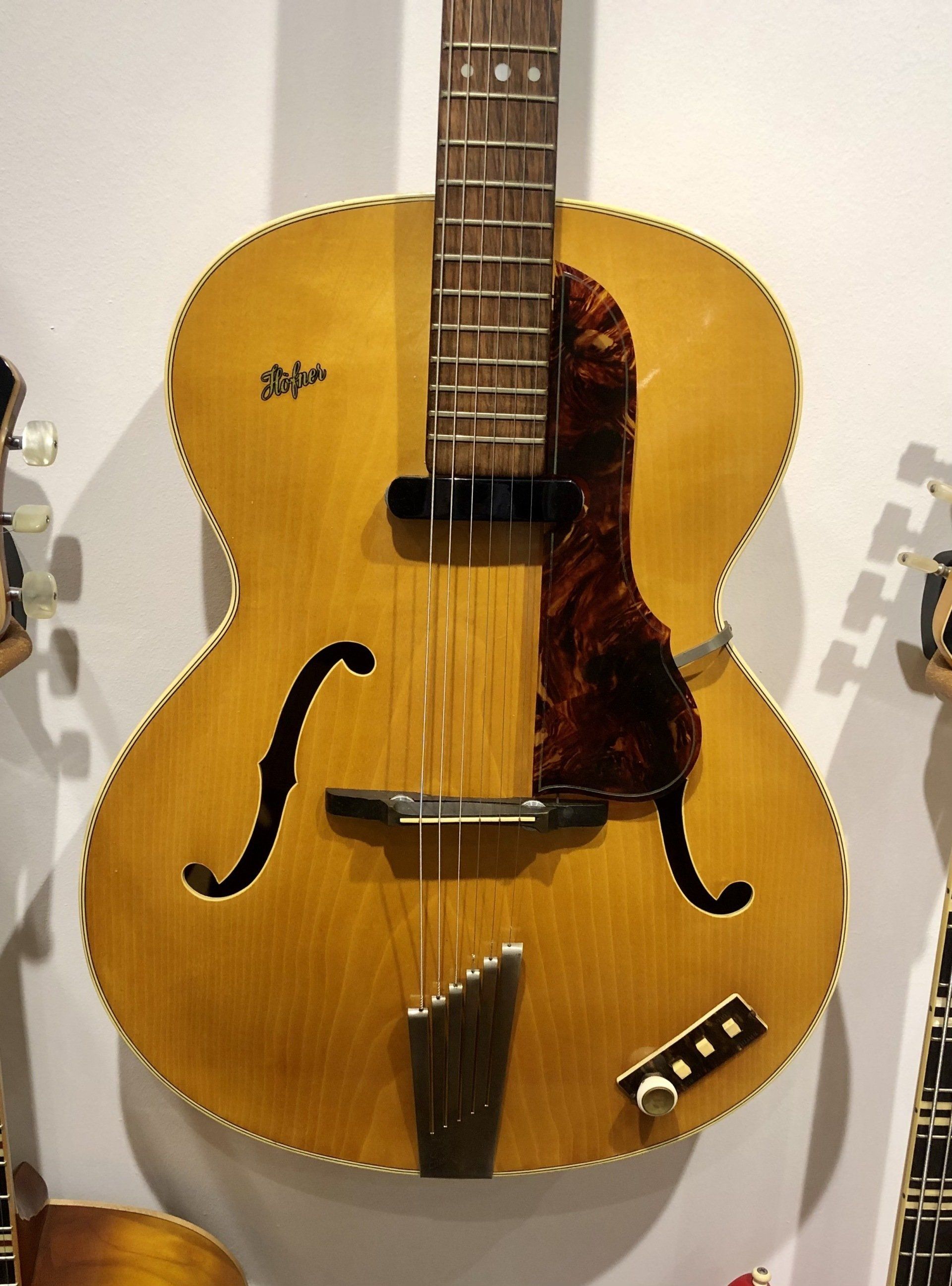 Vintage Rare & Retro Guitars