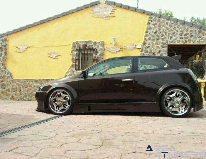 REPORTAJE COCHE TUNING AREA4TUNERS Fiat Stilo Dark Angel