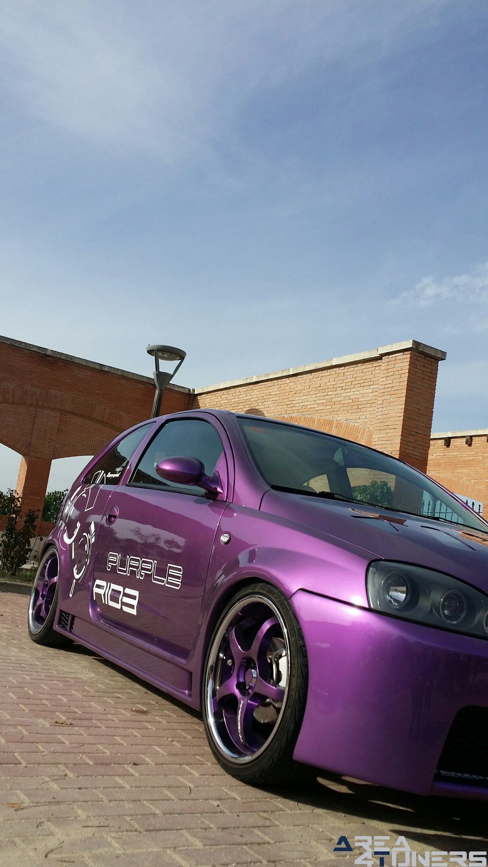 REPORTAJE COCHE TUNING AREA4TUNERS Opel Corsa Purple Ride Bubble