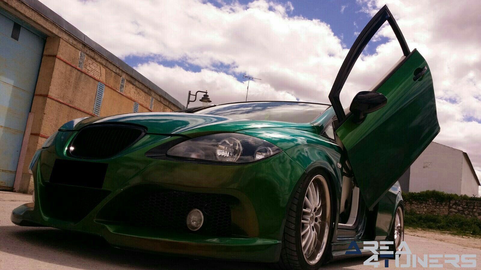 REPORTAJE COCHE TUNING AREA4TUNERS Seat Leon Green Celtic