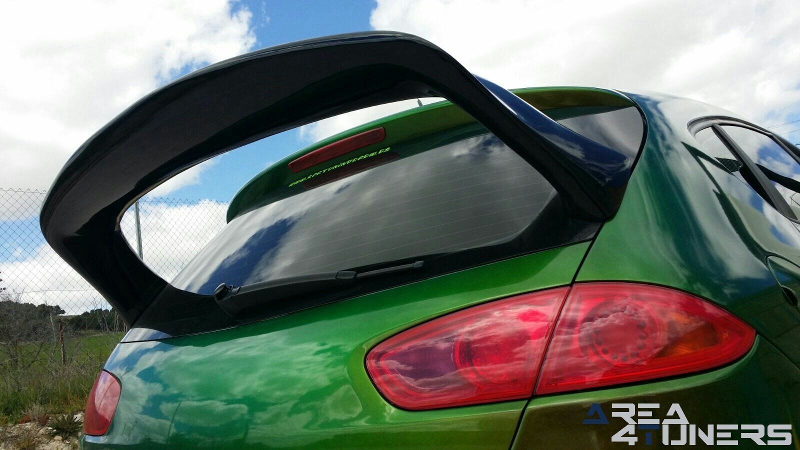 REPORTAJE COCHE TUNING AREA4TUNERS Seat Leon Green Celtic