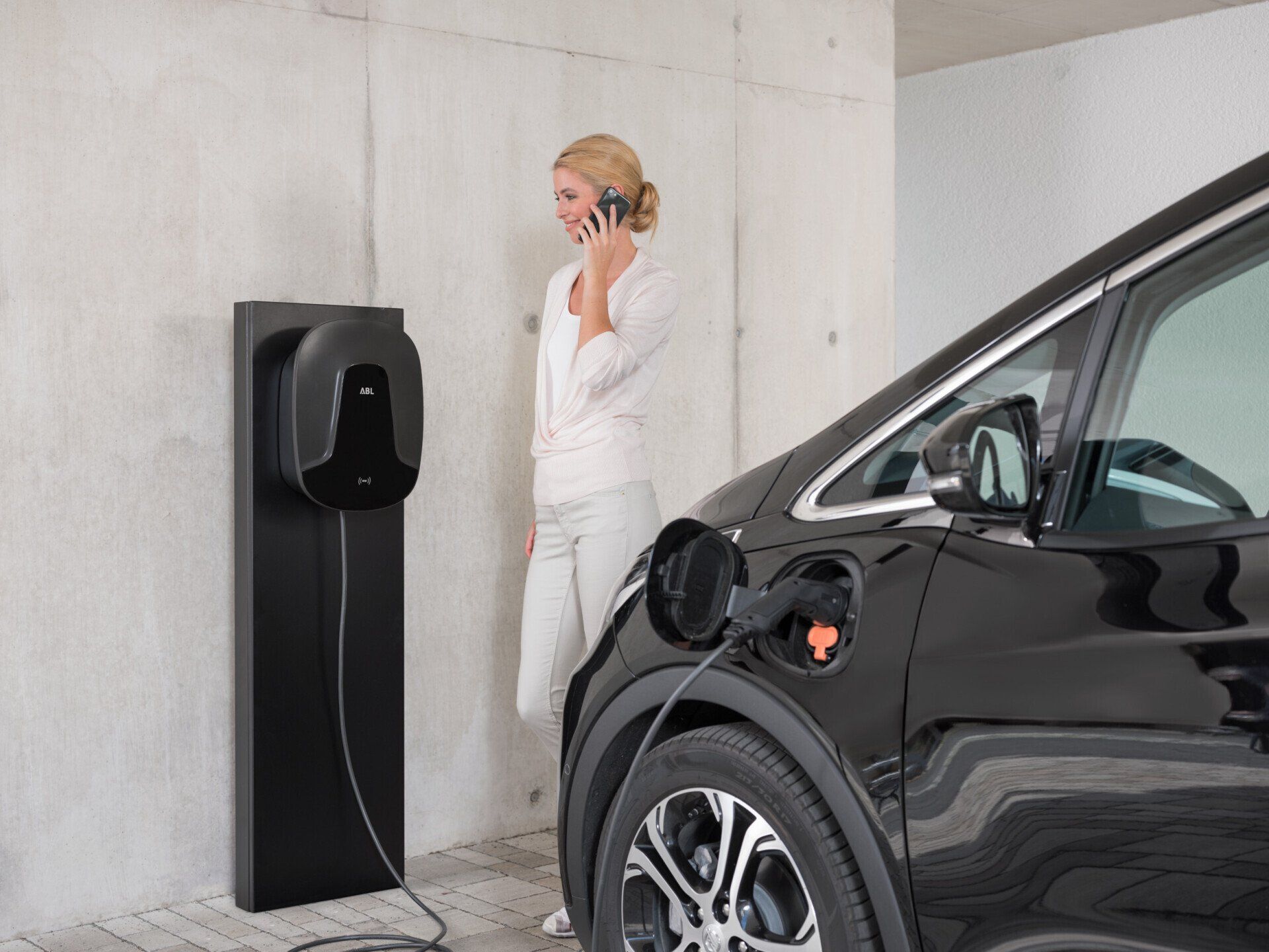 Intelligente Wallboxen für Fuhrpark und Gewerbe