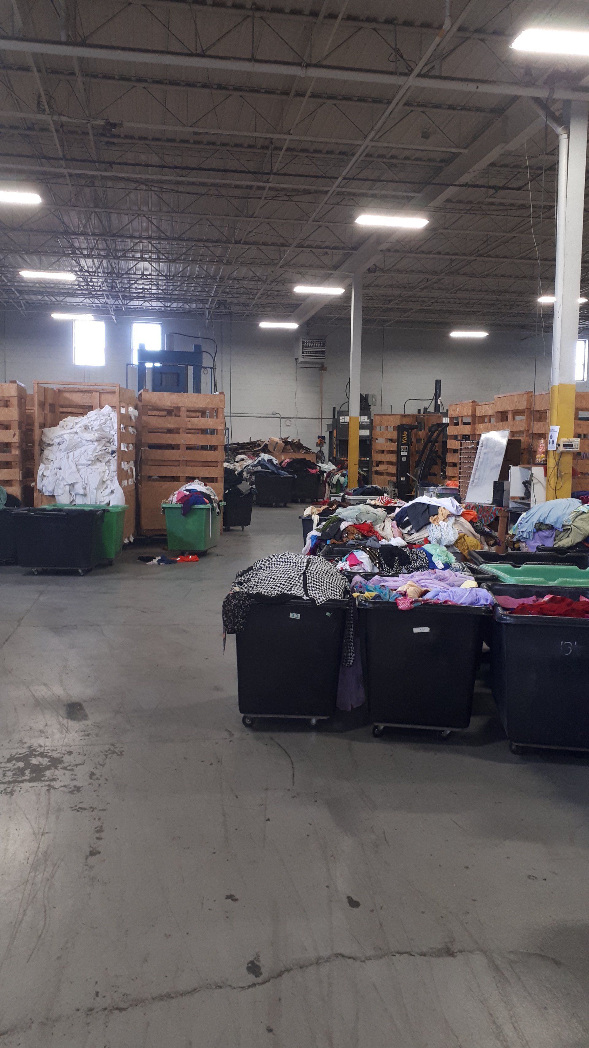 Clothing Gallery | Toronto, CA | Five Star Rags, Inc.