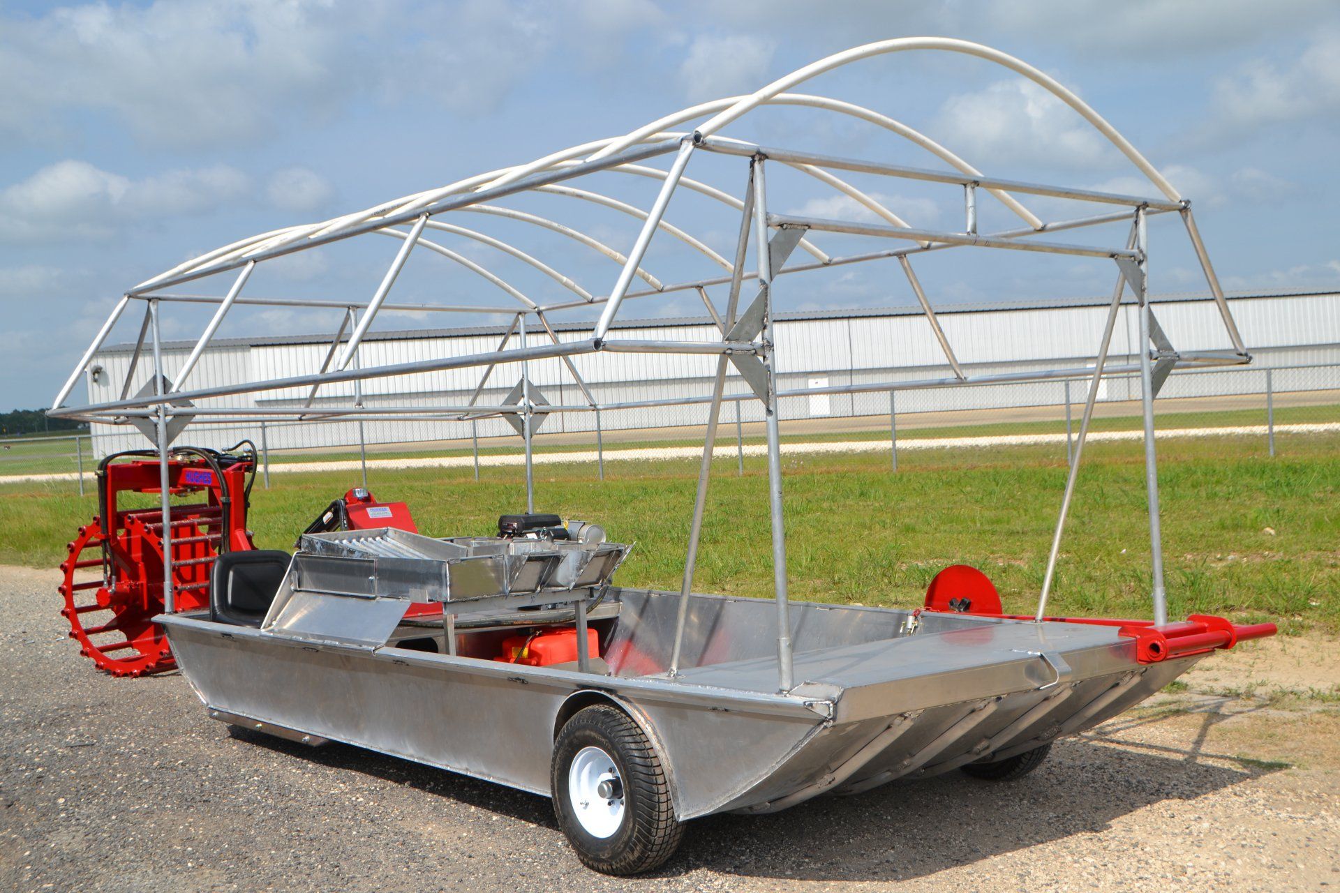 Rear-wheel drive basket wheel boats