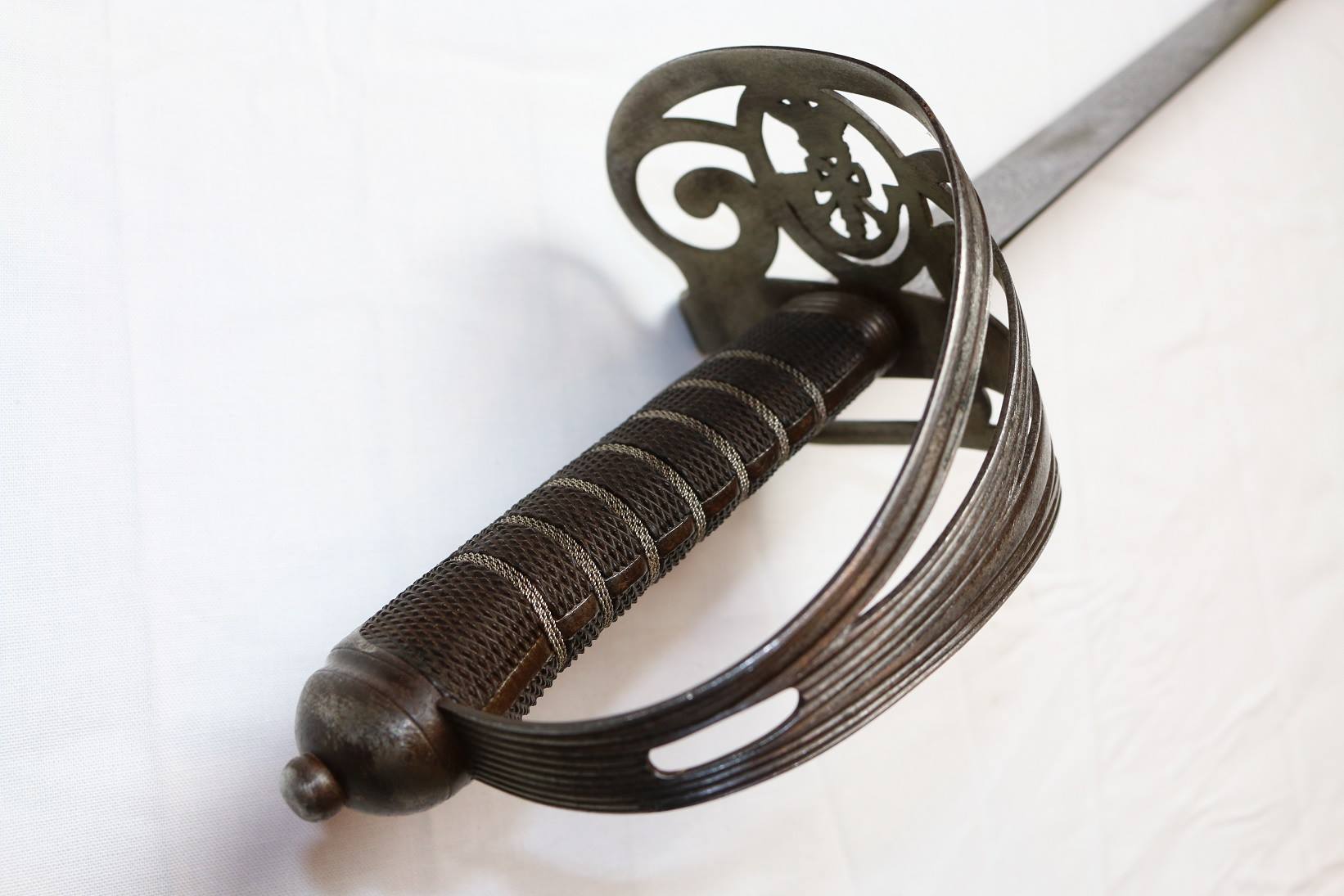 Home [www.antique-swords.co.uk]