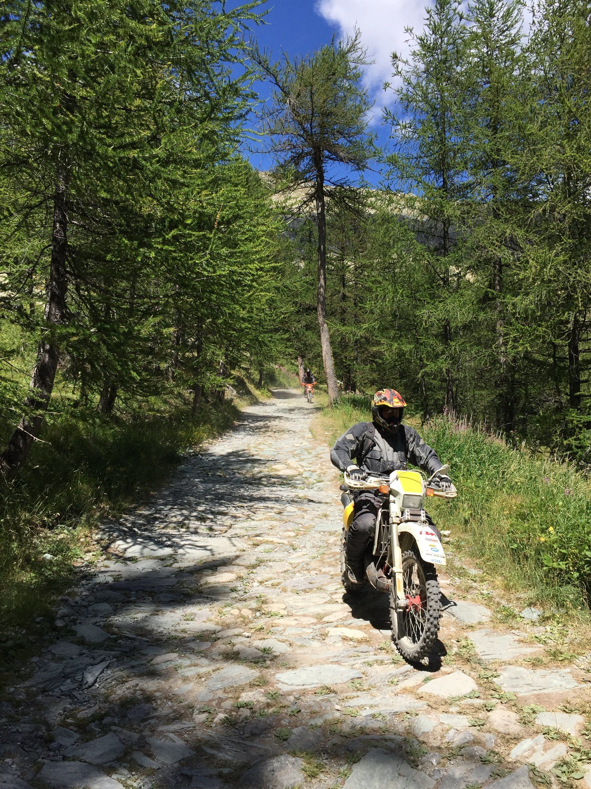 SH-Motorrad-Touren / Geführte Enduro Touren