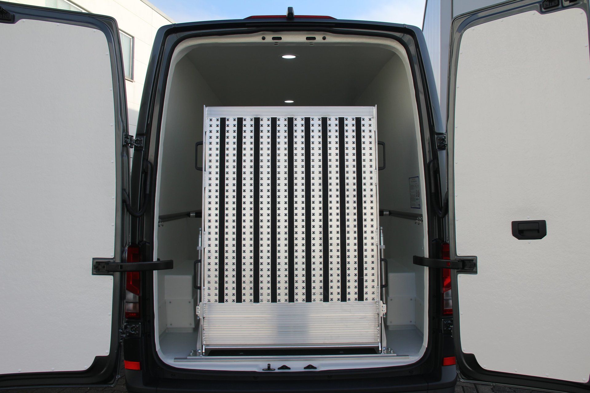 VW Caddy, T6, Crafter zu Hygiene- oder Kühlfahrzeuge umbauen