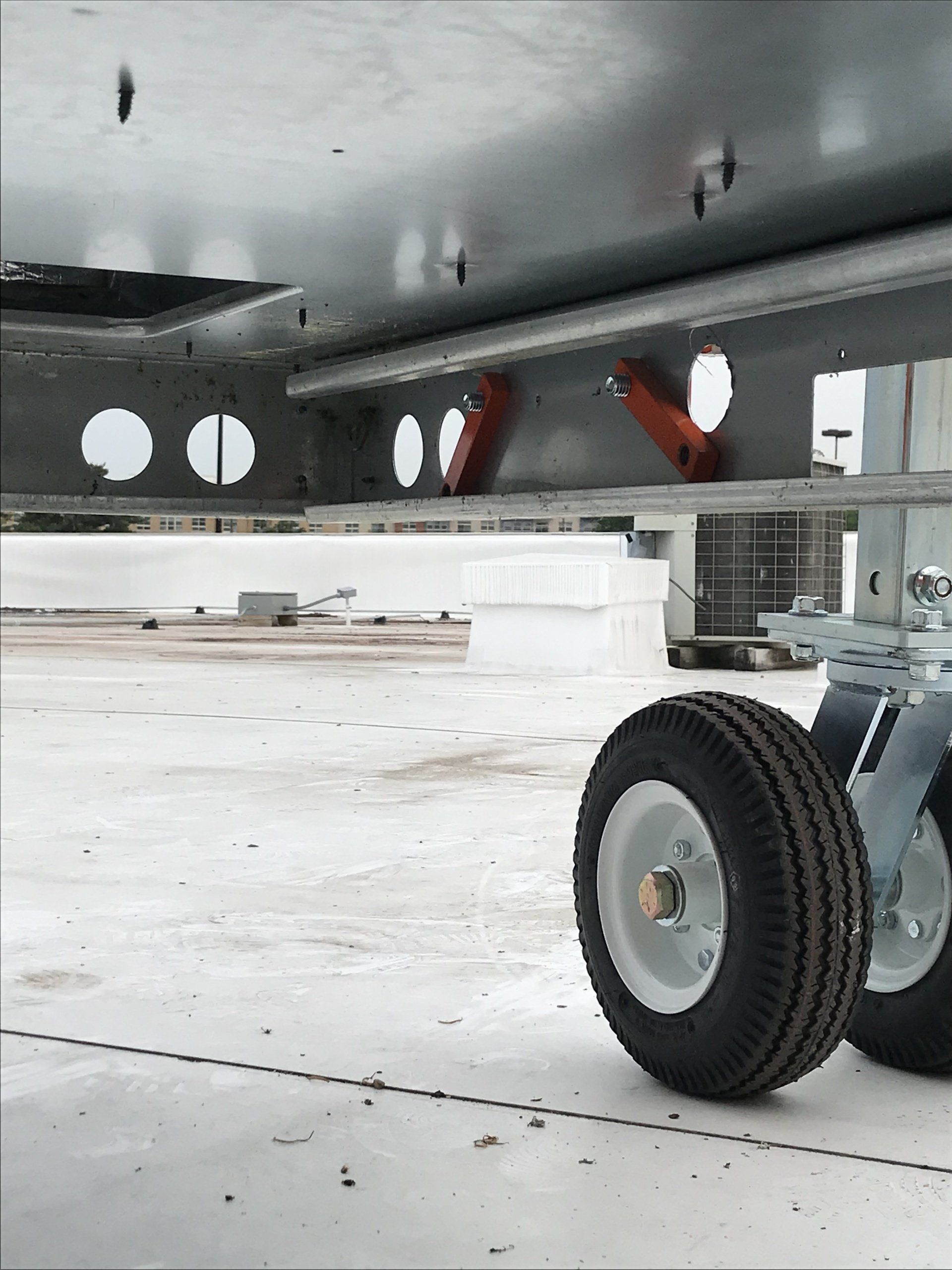 HVAC Lift | The RTU-2500 Lift | HVAC Rooftop Lift System