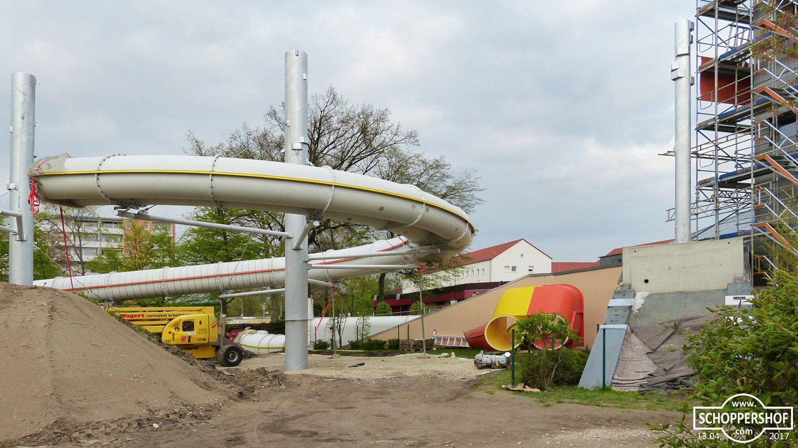 Nordostbad Nürnberg - Die Doppelröhren-Wettkampfrutsche »Body Racer«