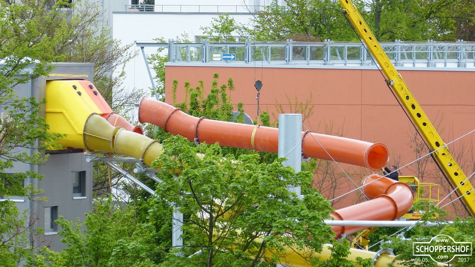 Nordostbad Nürnberg - Die Doppelröhren-Wettkampfrutsche »Body Racer«