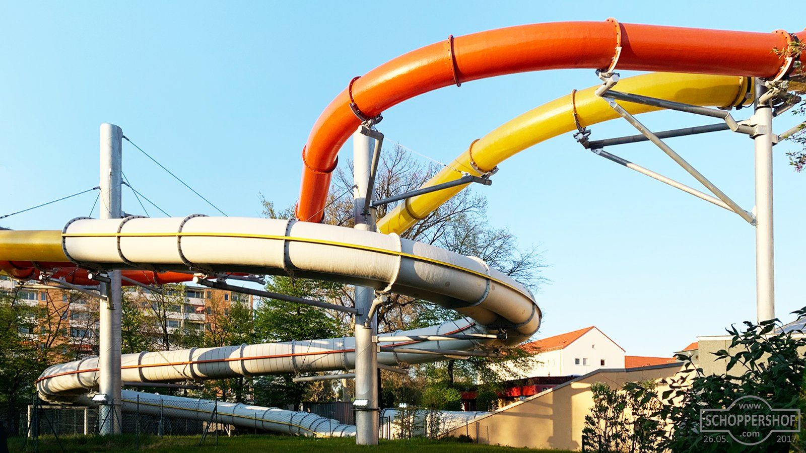 Nordostbad Nürnberg - Die Doppelröhren-Wettkampfrutsche »Body Racer«