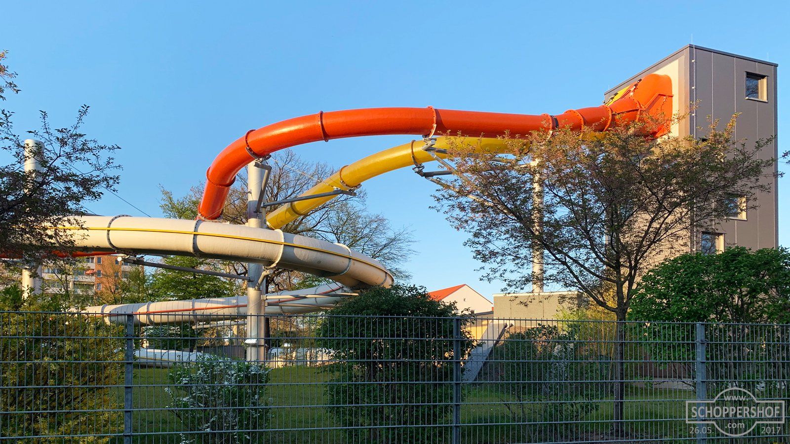 Nordostbad Nürnberg - Die Doppelröhren-Wettkampfrutsche »Body Racer«