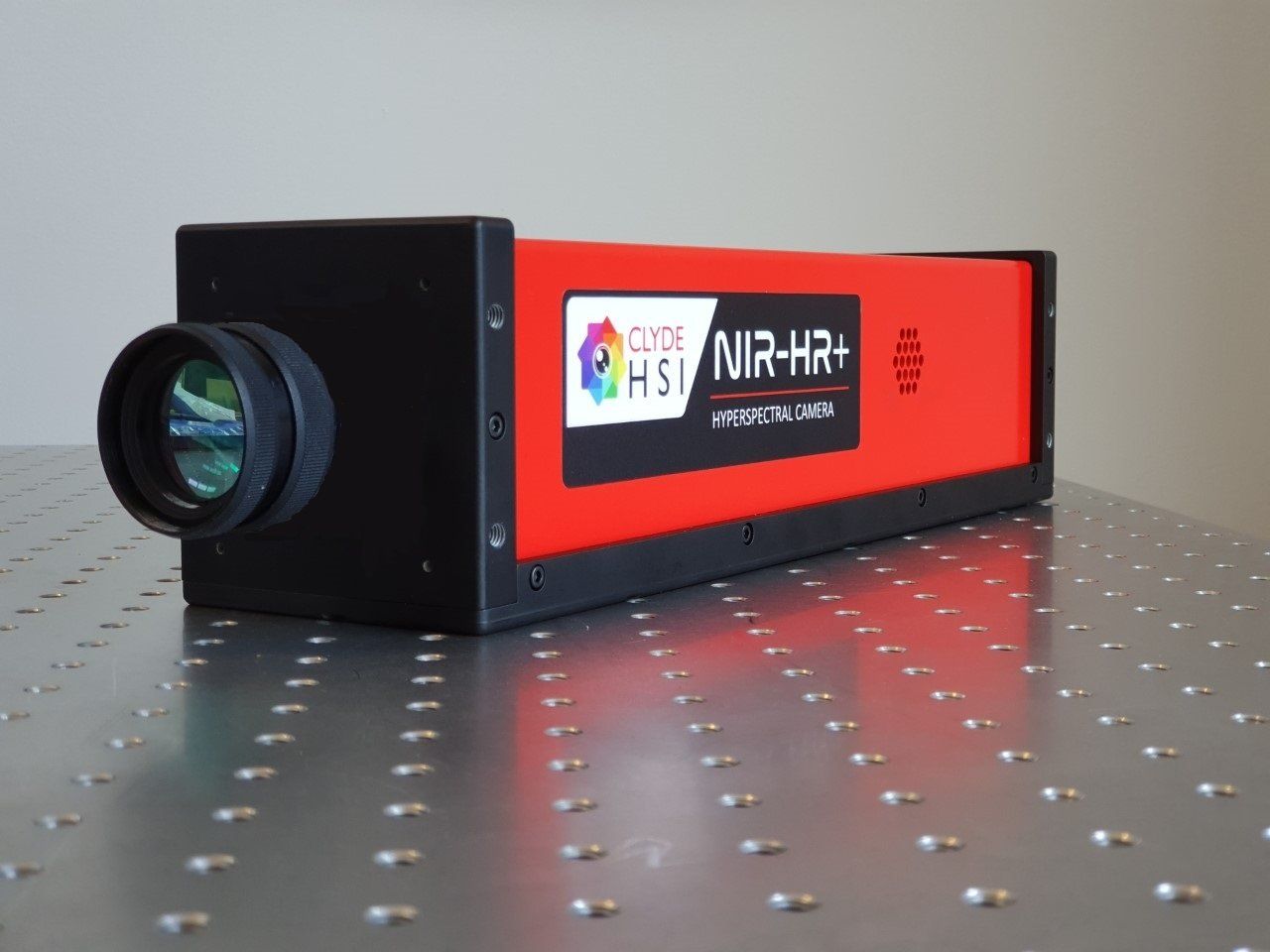 NIR-HR+ Hyperspectral Camera | 900 - 1700nm | ClydeHSI