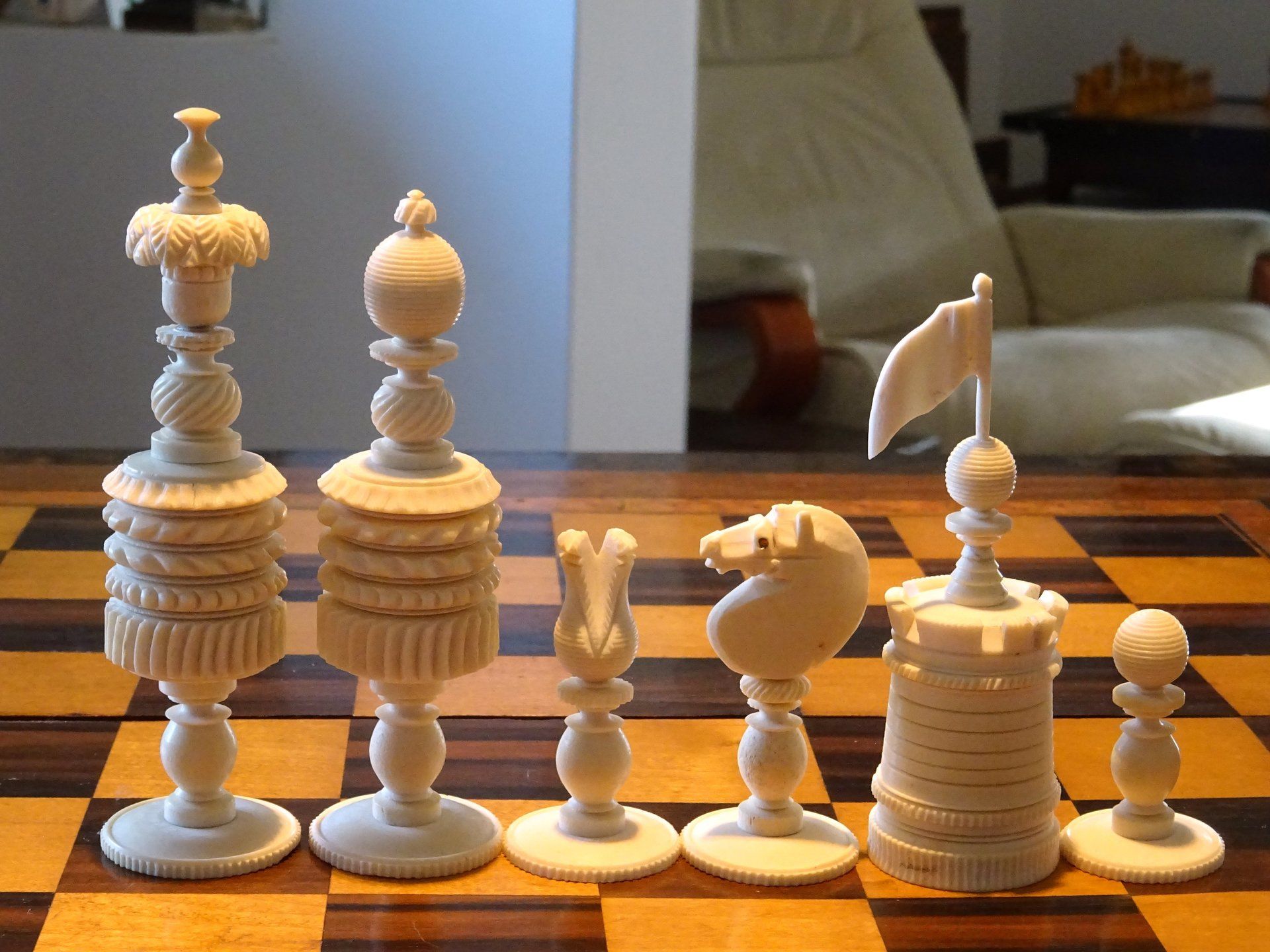 English Bone Chess Set, "Barleycorn" pattern, ca. 1820-1850