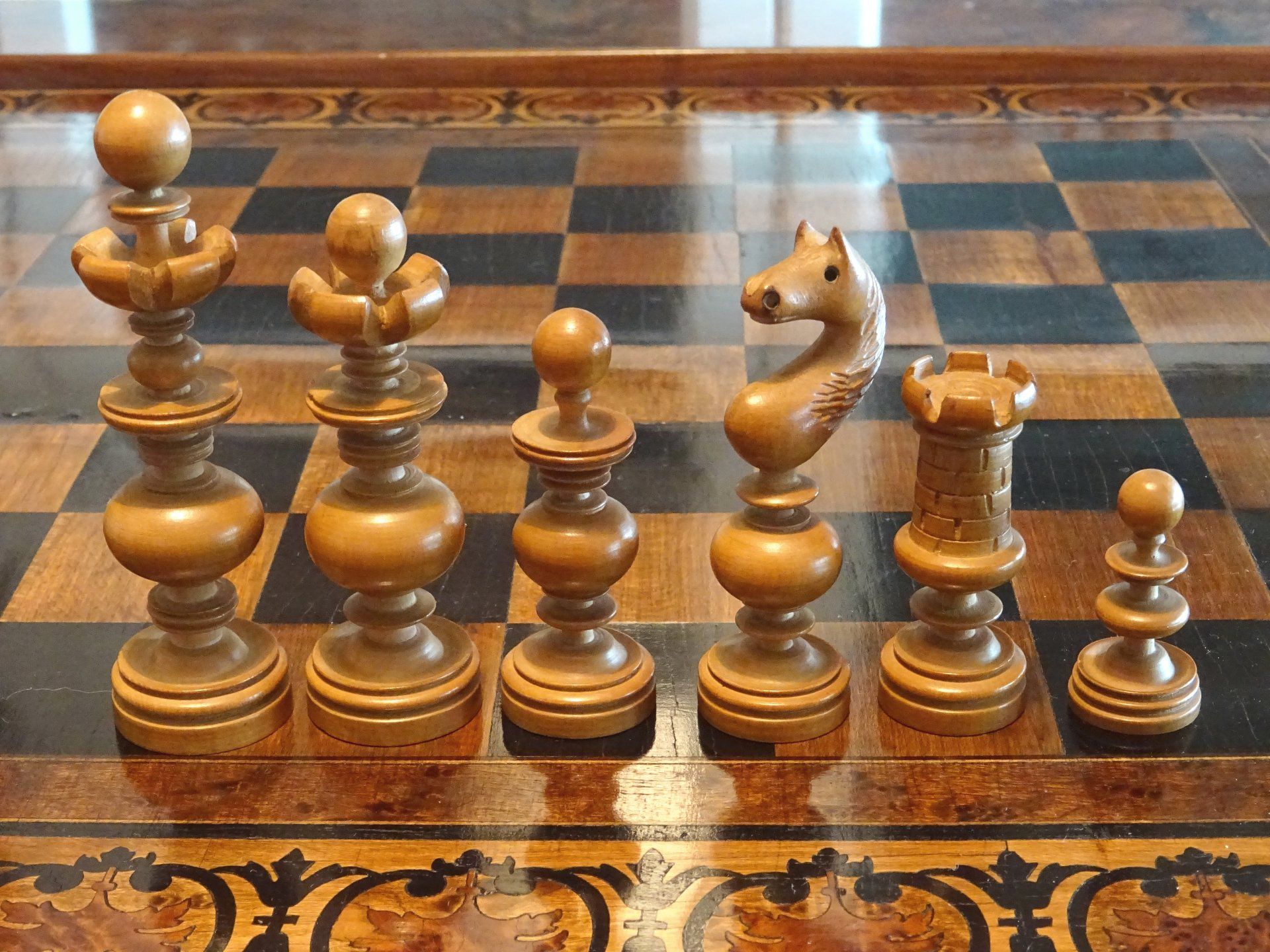 Antique chess sets, chess pieces, Antike Schachfiguren