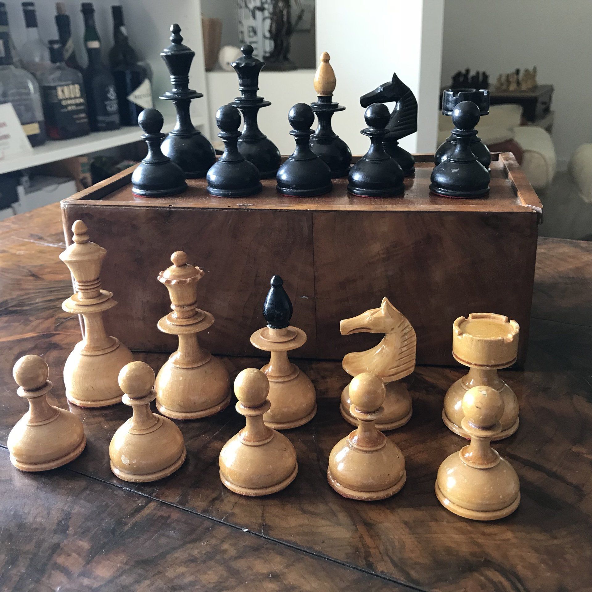 Antique chess sets, chess pieces, Antike Schachfiguren
