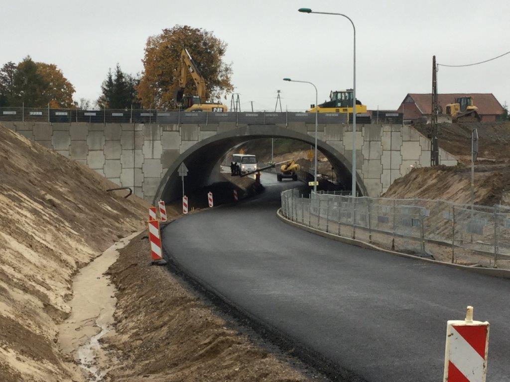 Precast concrete arches