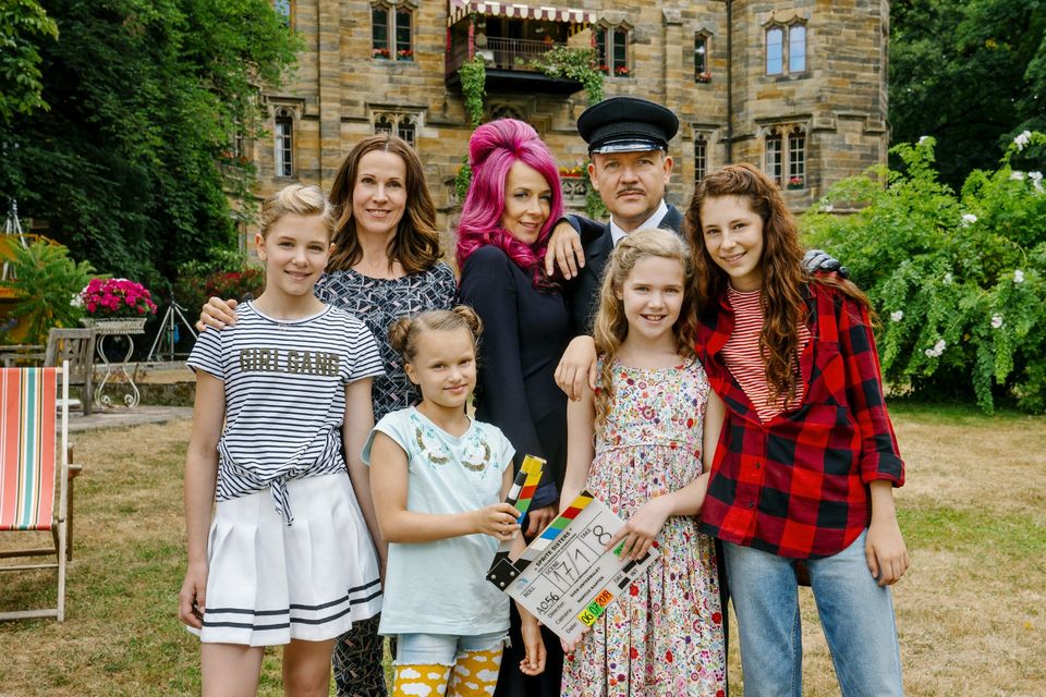 Der Trailer zu VIER ZAUBERHAFTE SCHWESTERN