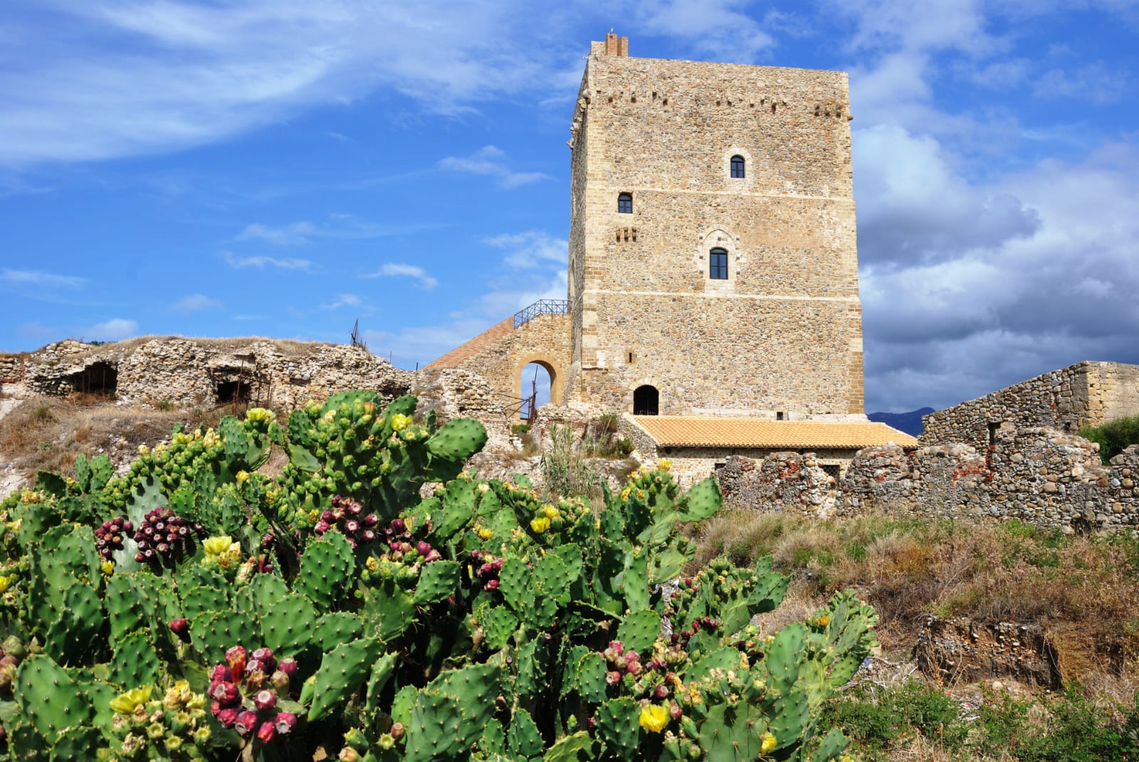 La "casa amatissima" il Castello di Roccella