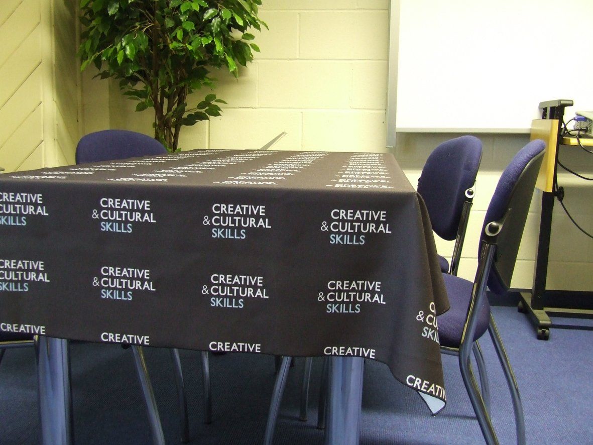 Printed tablecloth material types