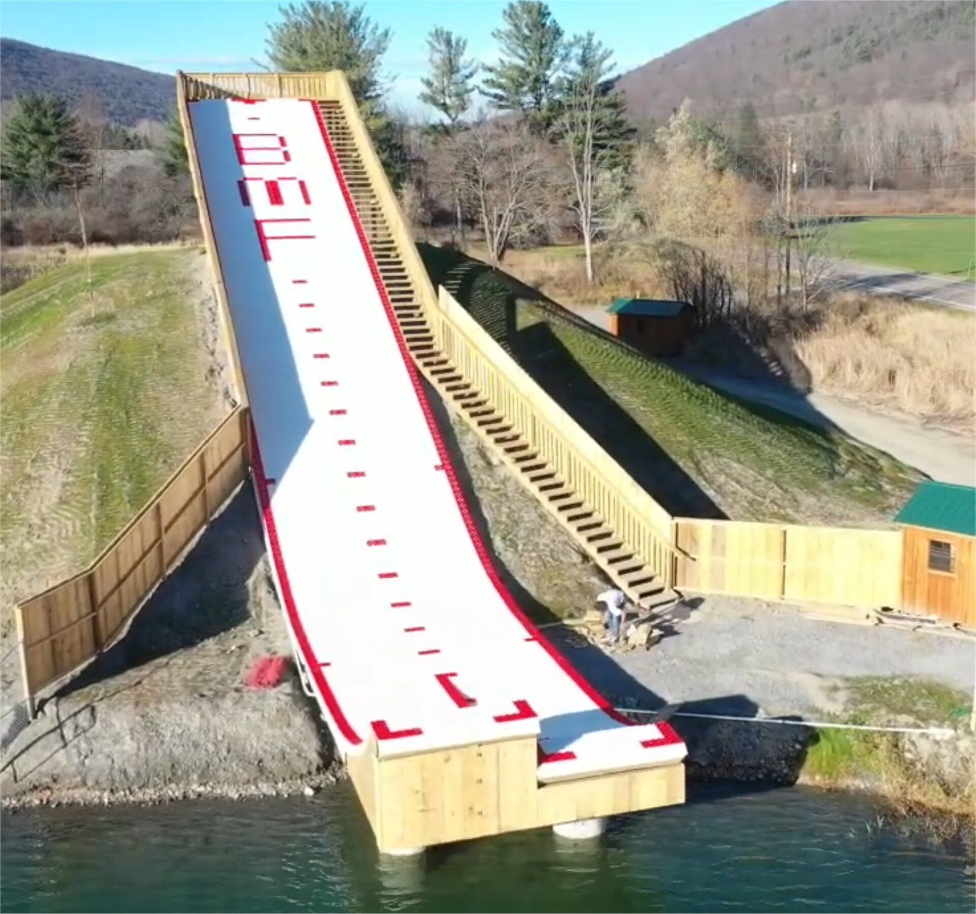Skitrax World - WaterTrax - Gleitmatten für Freestyle Wasserschanzen