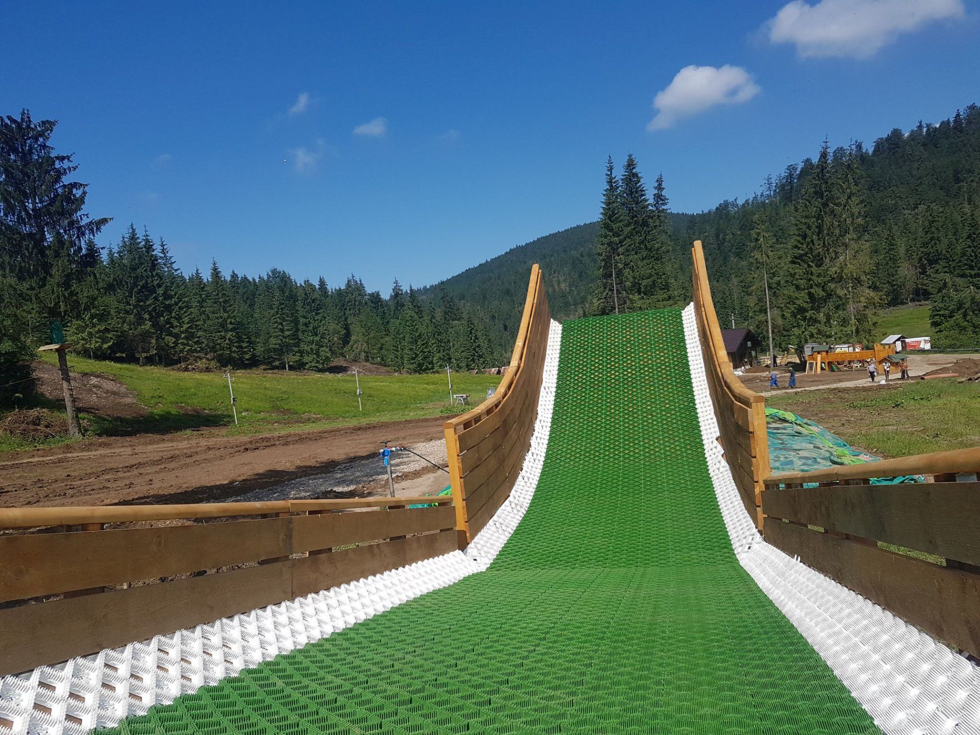 Skitrax World - TubTrax - Gleitmatten für Tubing Bahnen