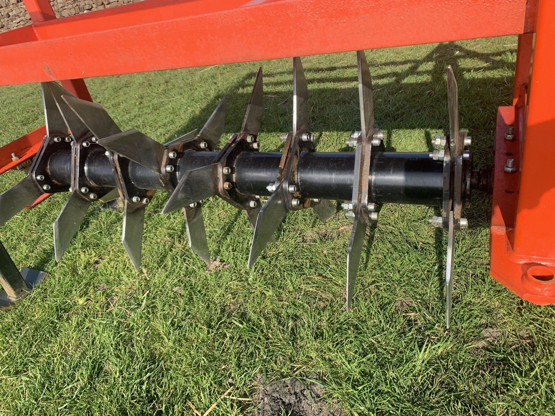 Browns 3m Aerator, Grass Slitter