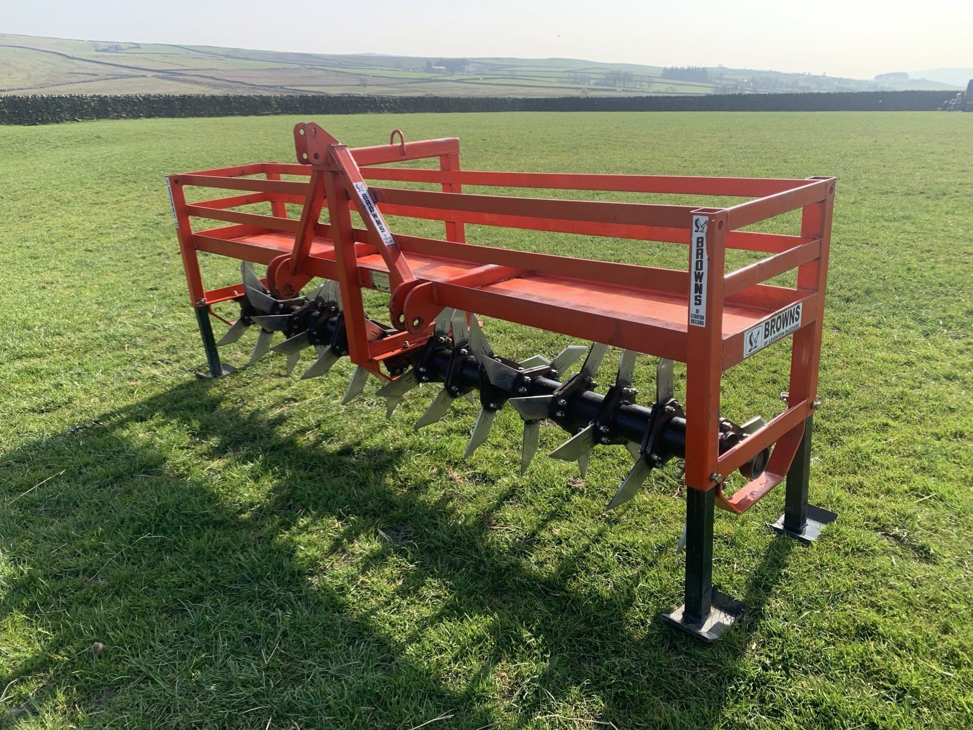 Browns 3m Aerator, Grass Slitter