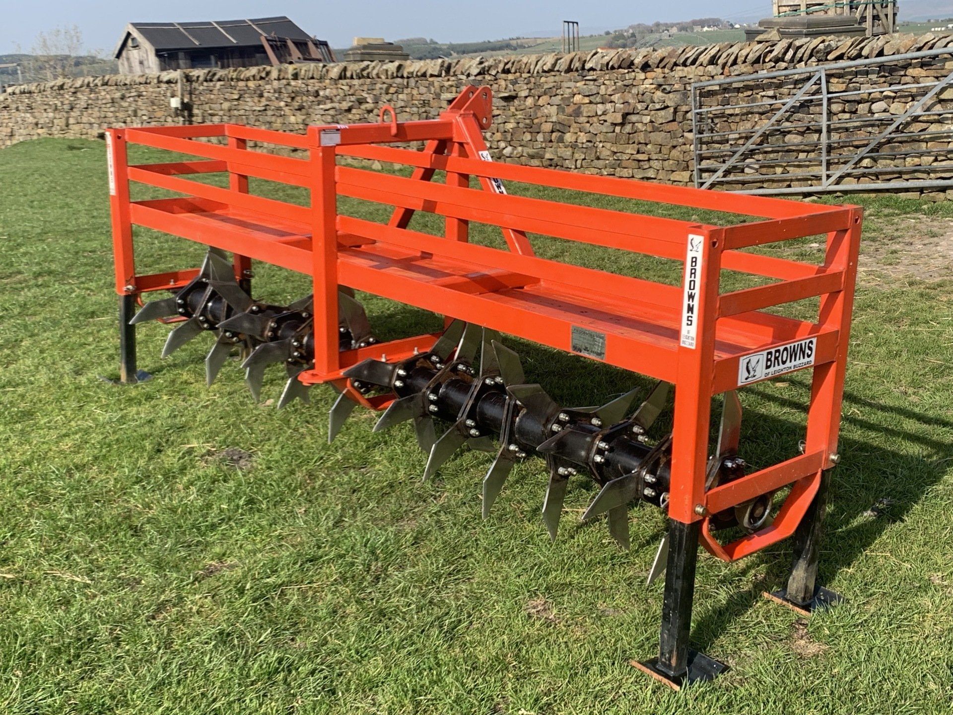 Browns 3m Aerator, Grass Slitter