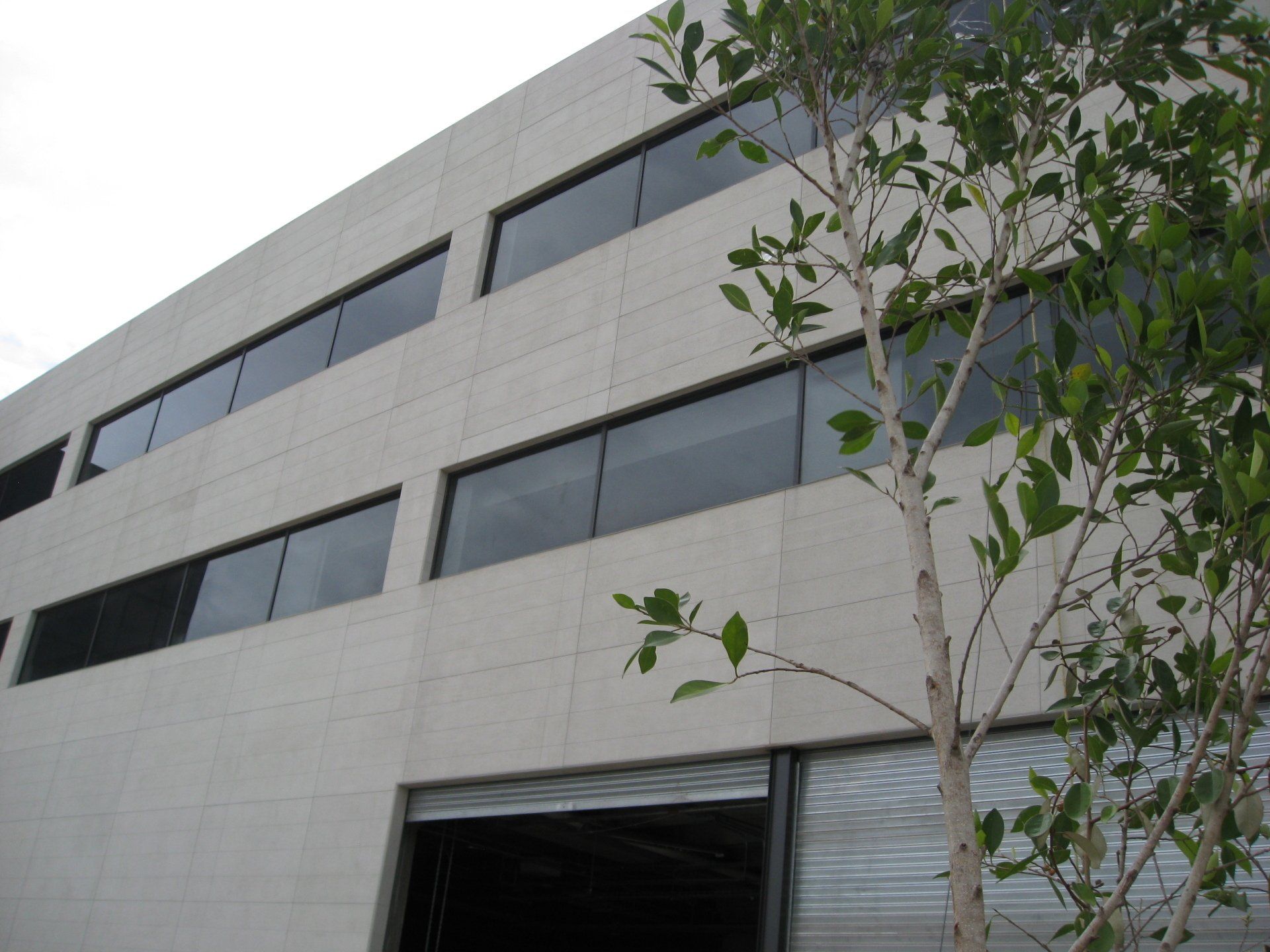 FACHADAS CON LAMINAS DE FIBROCEMENTO PLYCEM