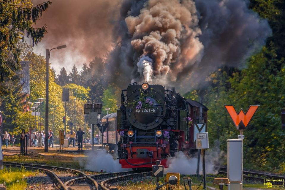 Brockenbahn und Brockenblick am Himmelfahrtstag