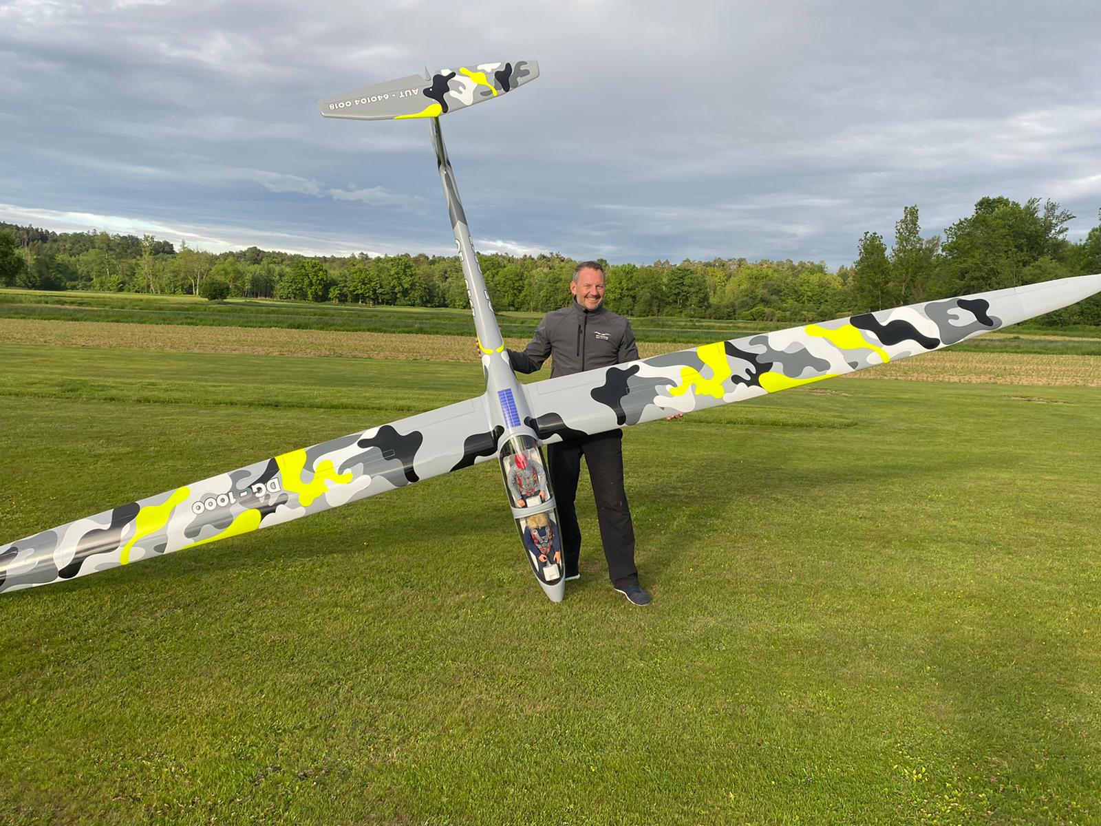DG-1000