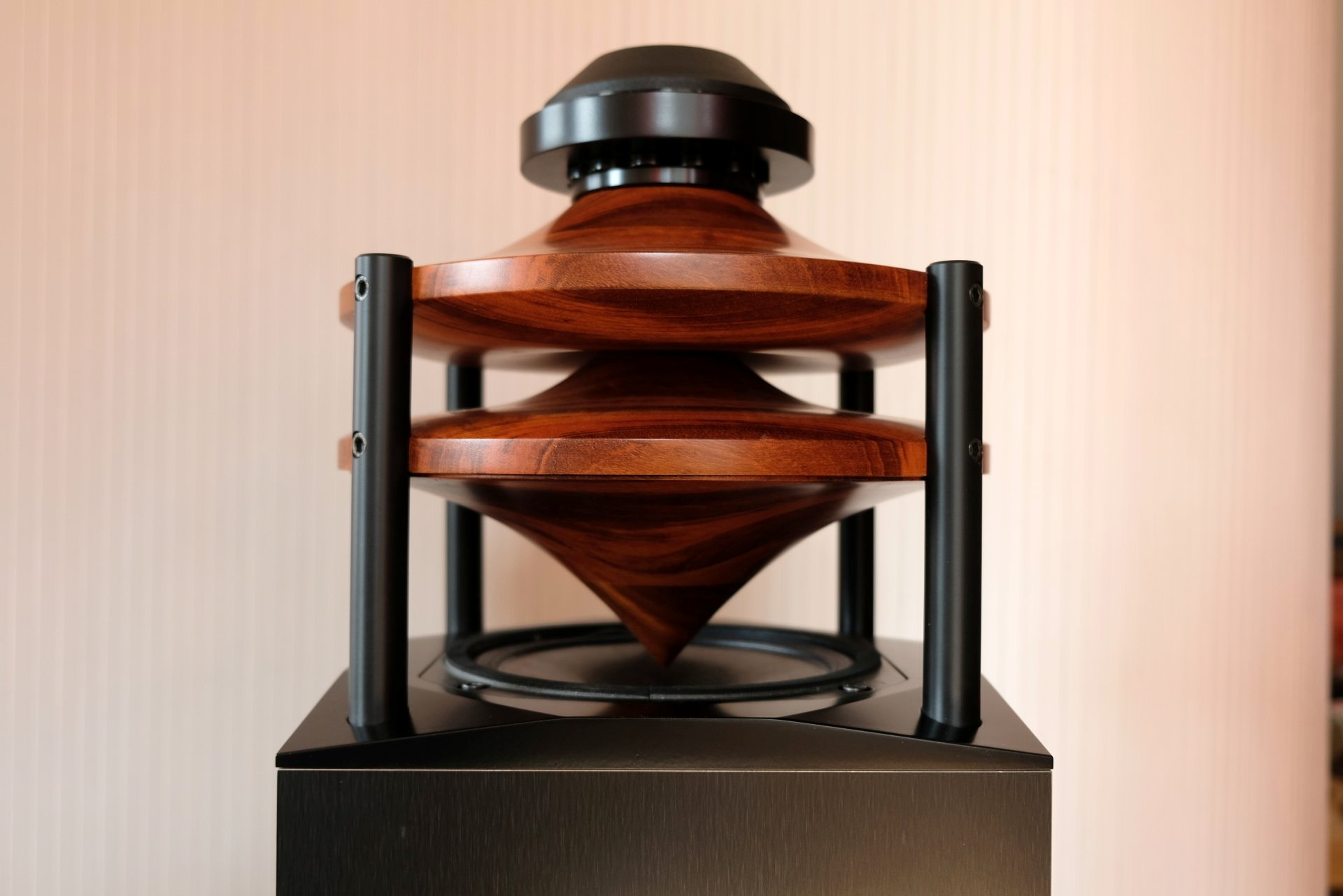 duevel omnidirectional high-end home-audio horn-speakers