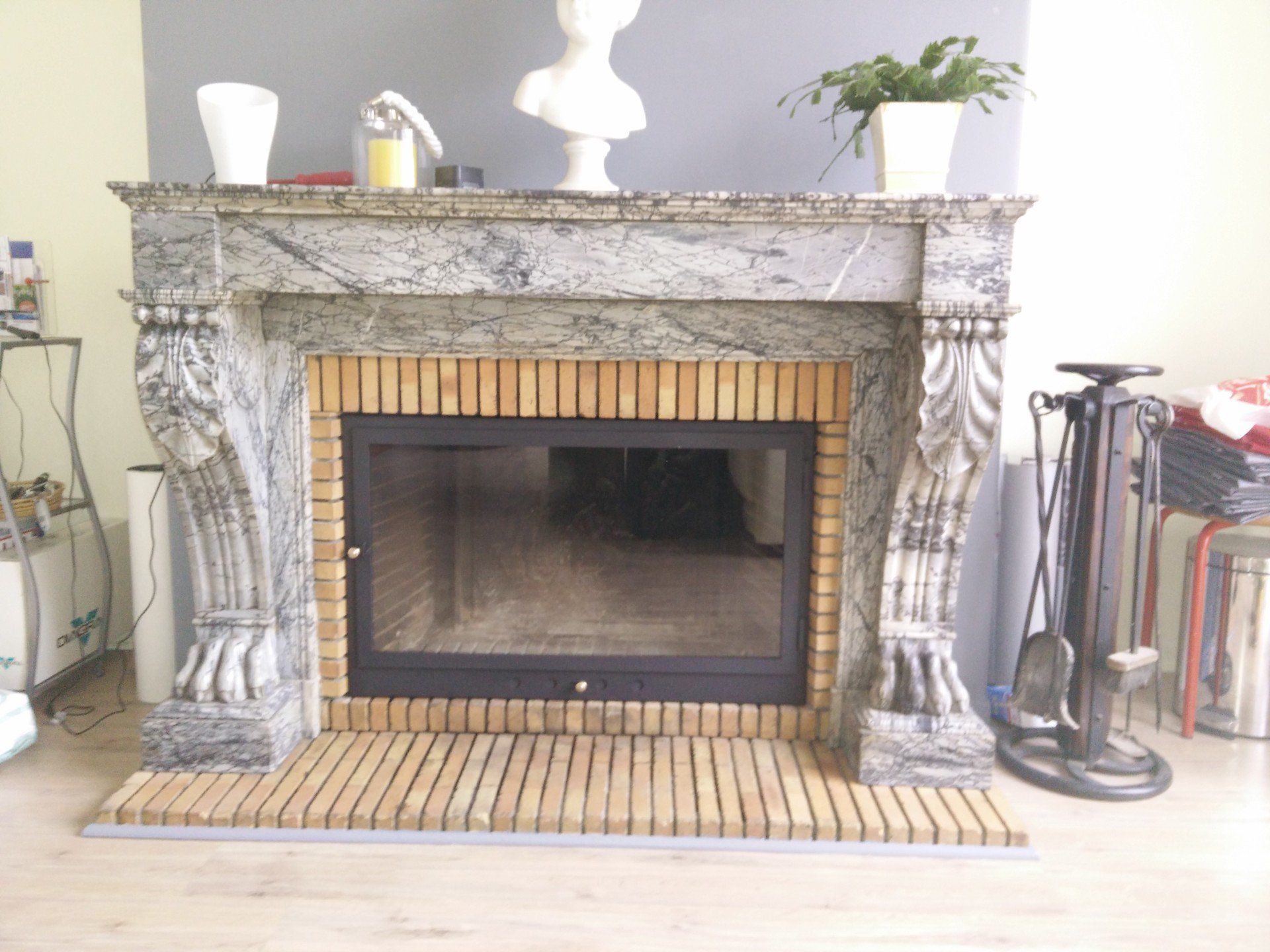 Remplacement vitre d'insert pose à domicile, installe verre cheminée