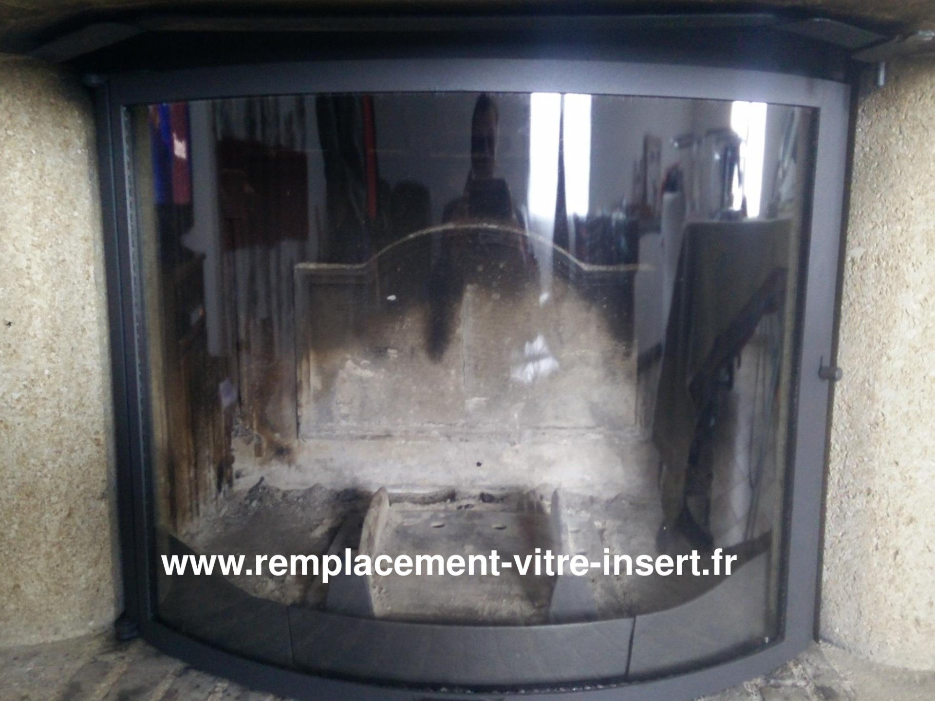 Remplacement vitre d'insert pose à domicile, installe verre cheminée