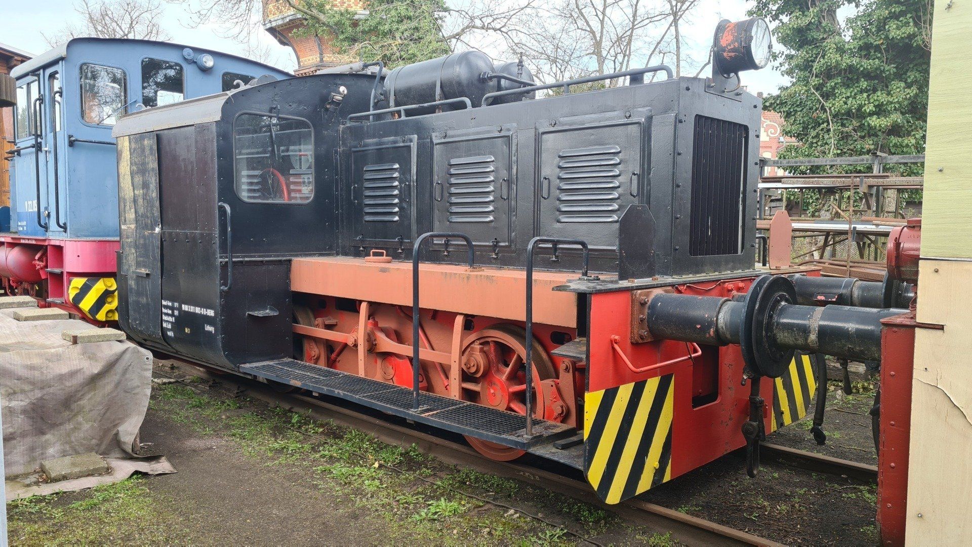 V21.04: LKM 251145/1954; N4